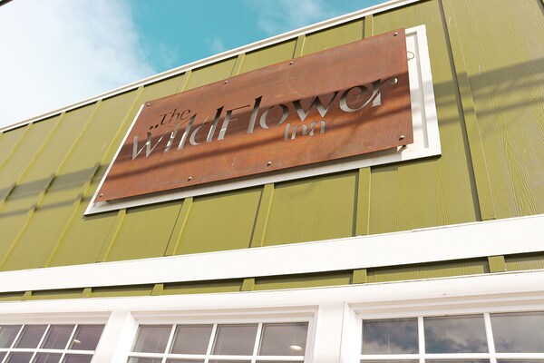 Beach Pea Suite At The Wildflower Inn - Gold Beach, OR