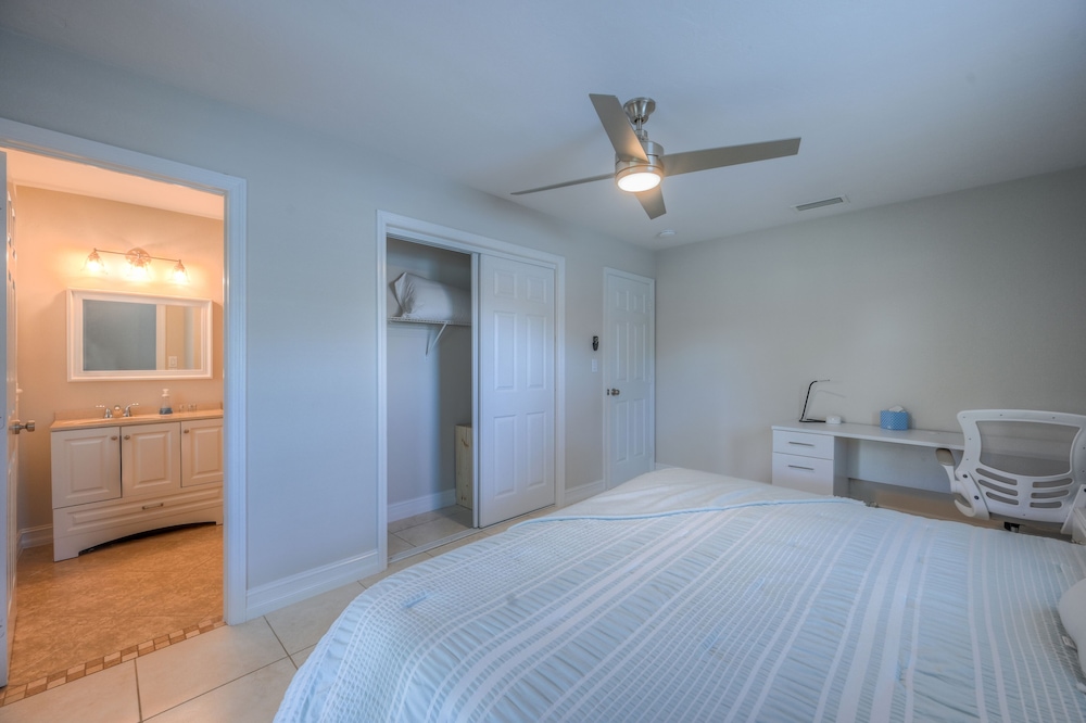 Vacation Home Near The Beach! - Naples, FL