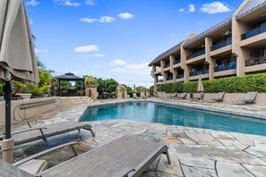 Apartamento em Condomínio Fechado, 1 cama king-size e sofá-cama (Kona Pacific A206) | Piscina