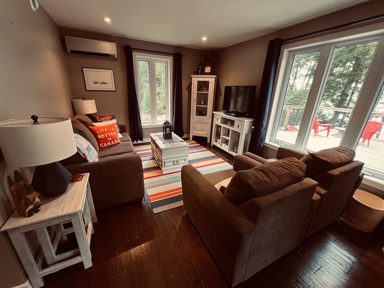 Unwind, Relax, Rejuvenate - The Lake House @ Elliot Lake - Elliot Lake