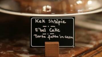 Pequeno-almoço completo diário incluído