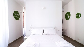 Estúdio conforto | Roupas de cama premium, ferros/tábuas de passar roupa, Wi-Fi de cortesia