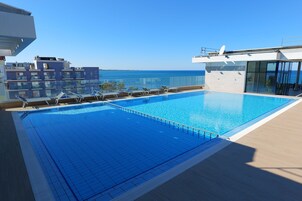 Piscina externa sazonal