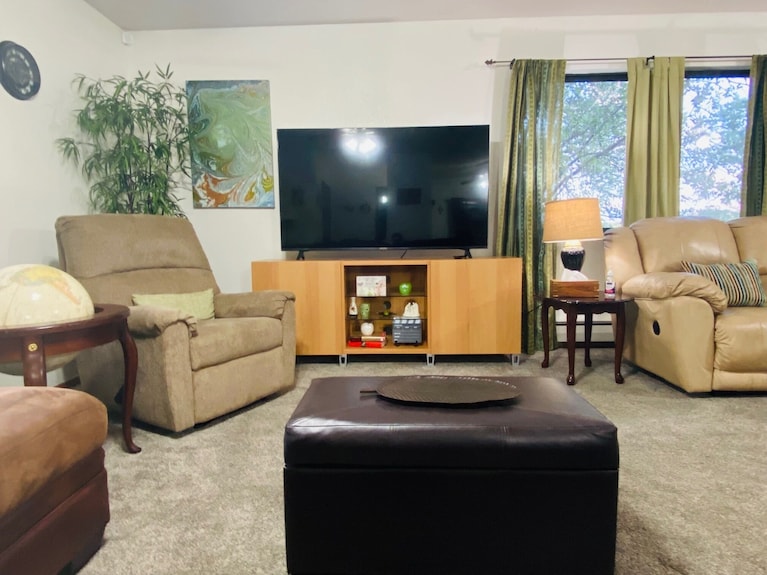 Auburn's Family Hideaway - 3 Bedrooms With King Bed, Bbq, Internet, Jet Tub - Auburn, CA