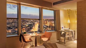 Suite Júnior, 1 cama king-size | Roupa de alta qualidade, camas de colchão pillowtop, cofre no quarto