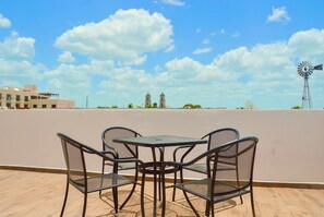 Quarto Standard, 1 cama king-size | Terraço/pátio interior