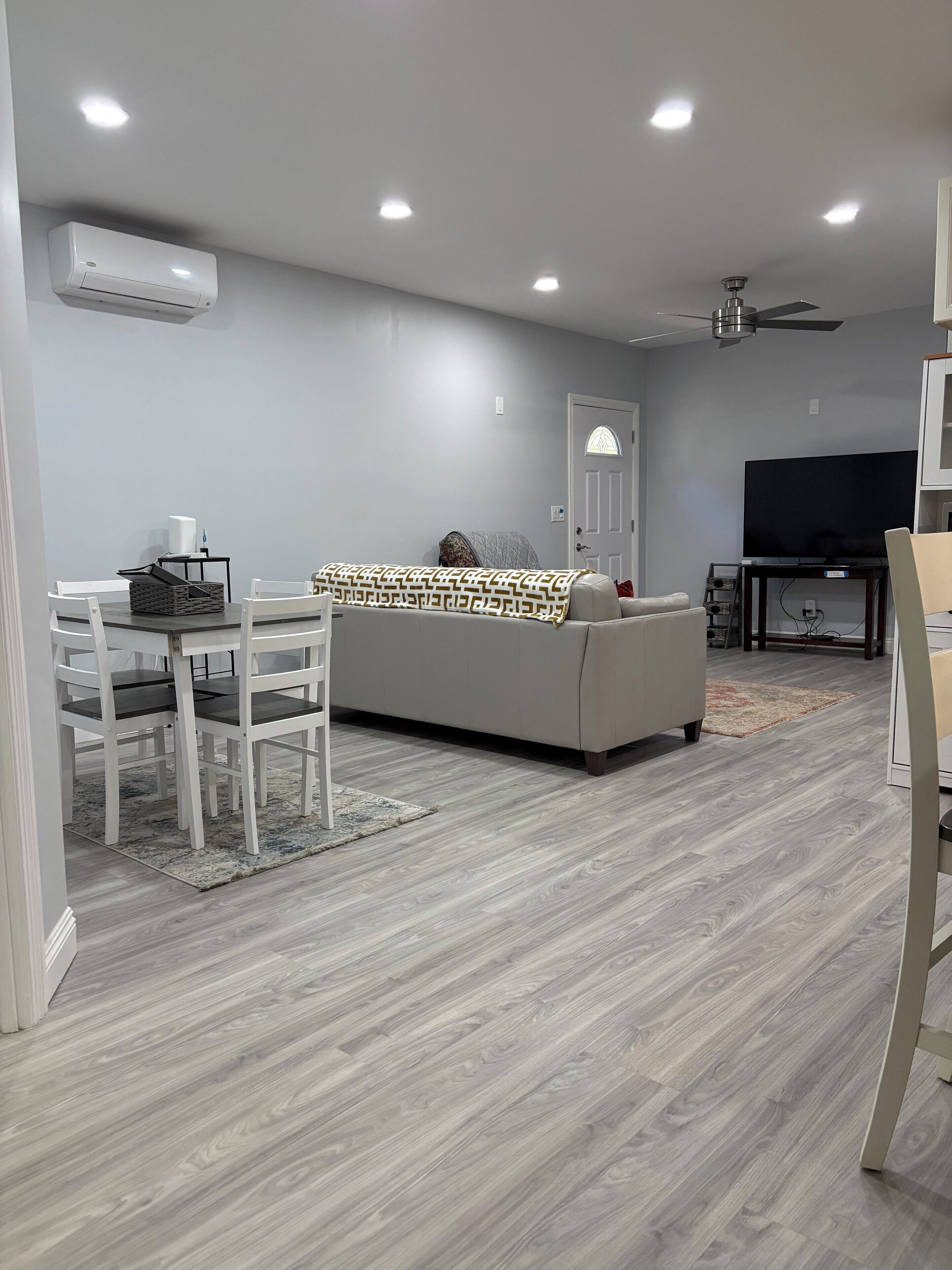 Chic And Cozy Luxury Private Guest House - Lakeside