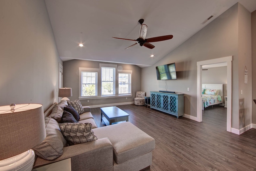 New Construction Home Short Walk To The Beach! - Outer Banks, NC