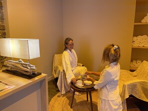 Sala(s) para tratamentos a casais, tratamentos corporais, aromaterapia 