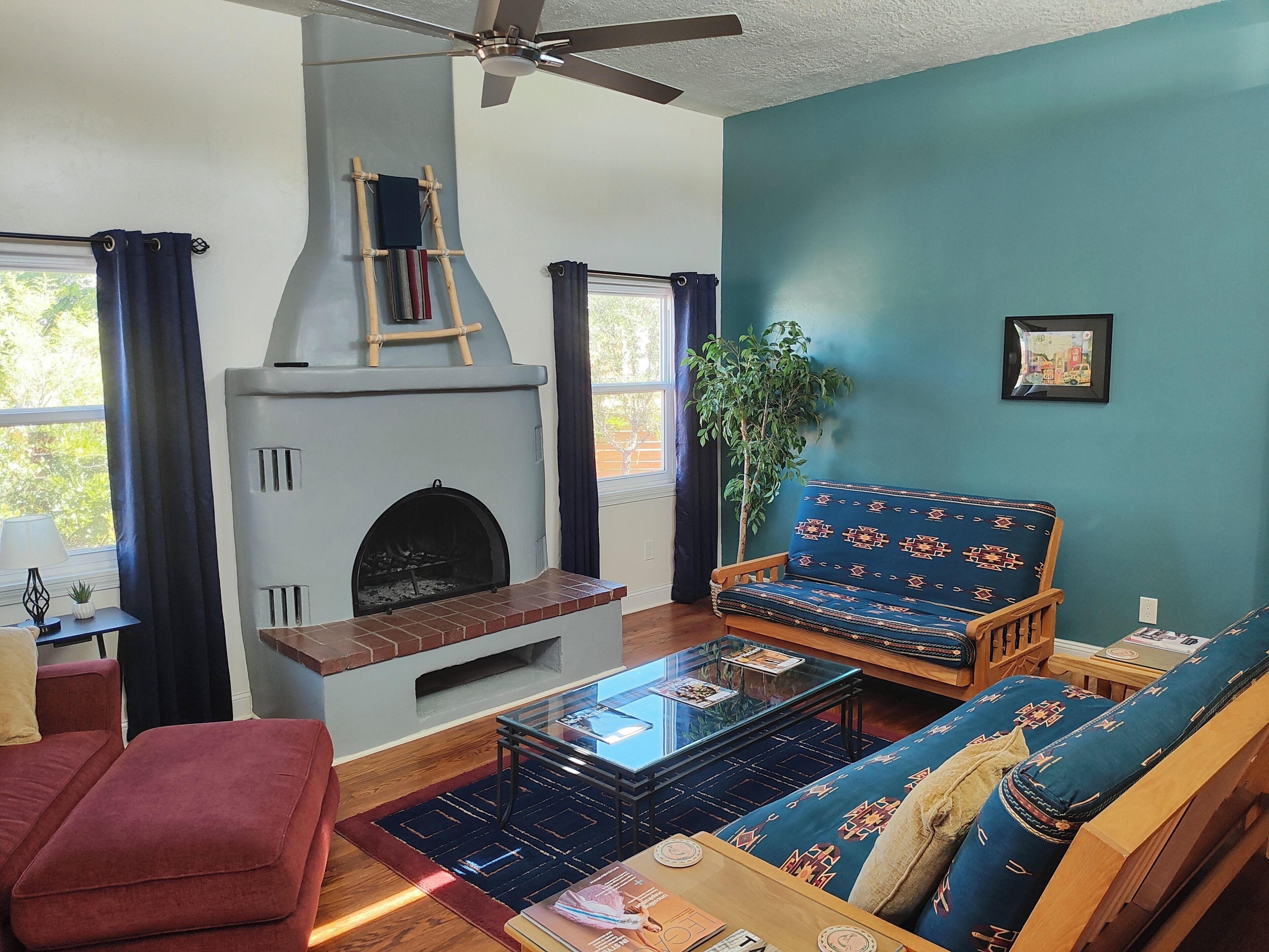 Three Bedroom Home Near The University Of New Mexico And Heart Of Albuquerque - Albuquerque, NM