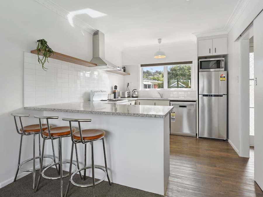 Apartamento | Cozinha privada | Geladeira, micro-ondas, fogão, cooktop