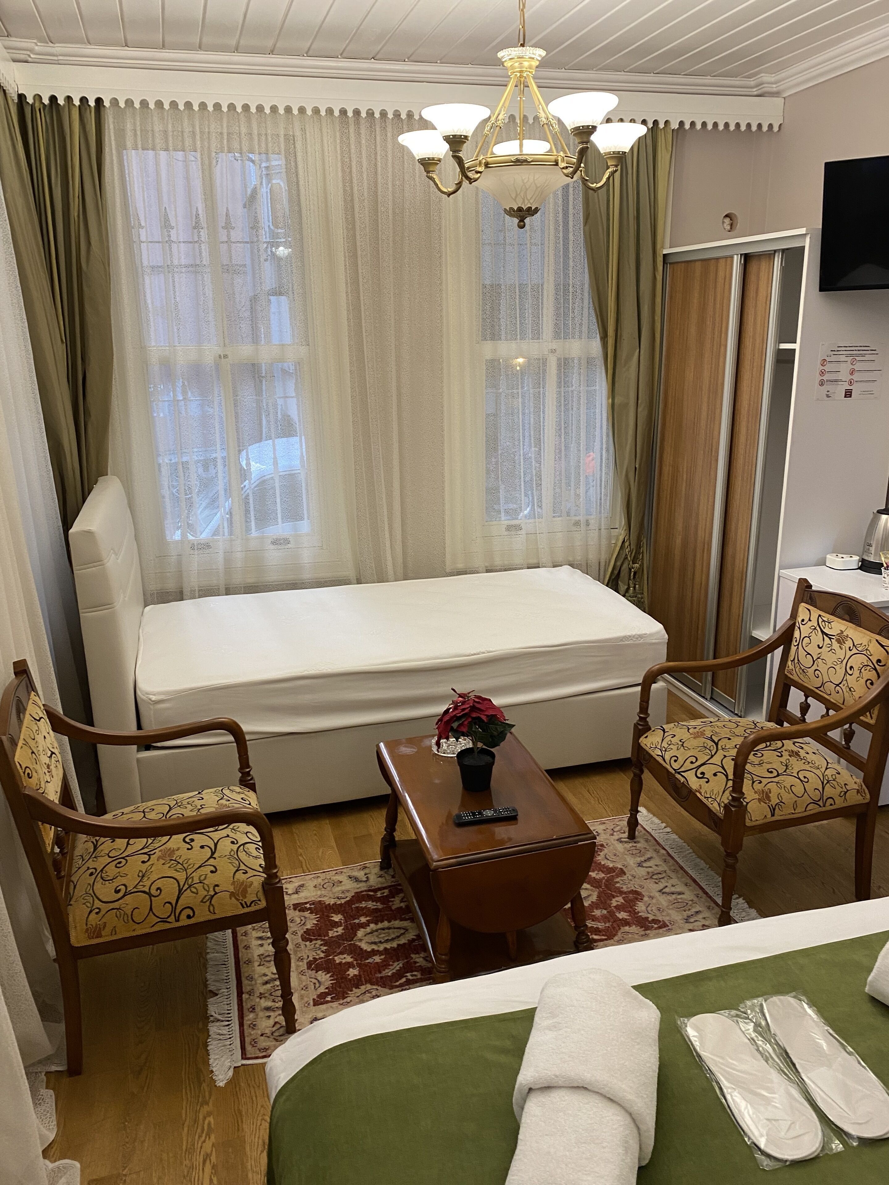 Ferros/tábuas de passar roupa, Wi-Fi de cortesia, roupa de cama