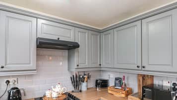 Casa de Campo | Cozinha privada | Um frigorífico, uma chaleira elétrica, uma torradeira