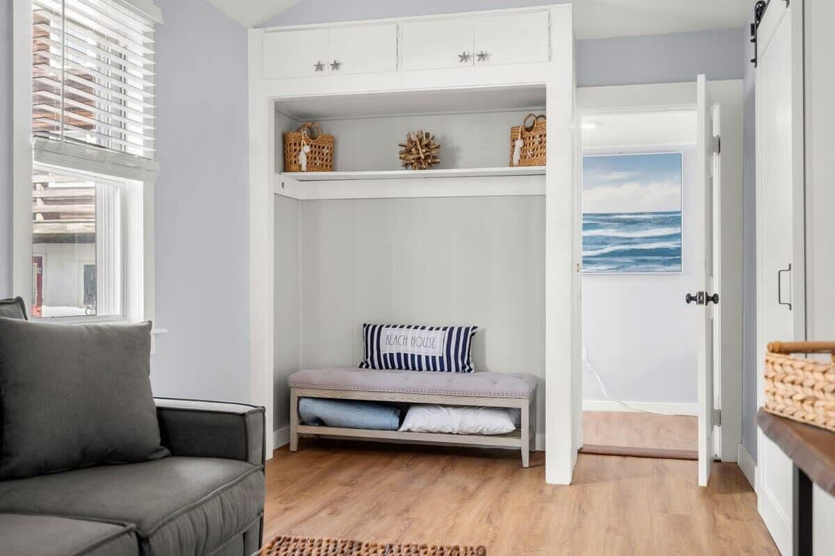 The Cammie Cabana | Pet Friendly | Walk To Beach - Salisbury Beach, MA