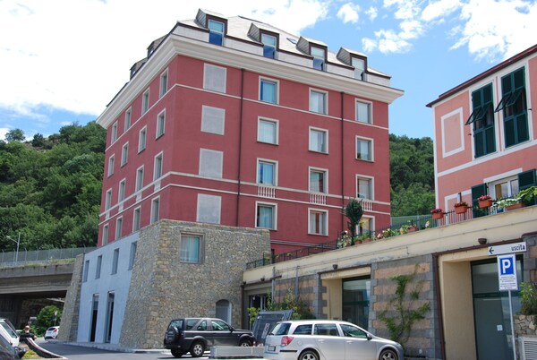 Sea Art Hotel - Liguria