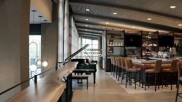 Serve jantares e happy hour