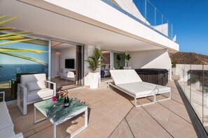 Sea View Jacuzzi Privilege Suite | Banheira de hidromassagem privativa