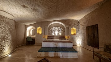 Quarto Signature | Minibar, com decoração personalizada, com mobília individualizada