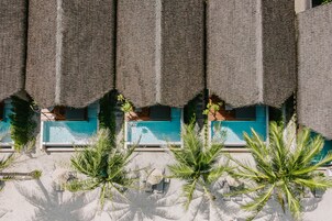 Sand Beachfront Pool Villa | Roupa de alta qualidade, minibar, cofre no quarto 