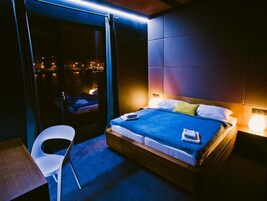 Cortinas/cortinados opacos, ferro/tábua de engomar, Wi-fi grátis 