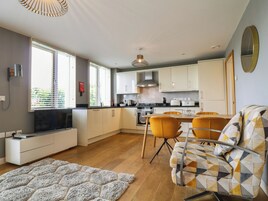 Casa de Campo | Cozinha privada | Um frigorífico, uma máquina de lavar louça, utensílios de cozinha 