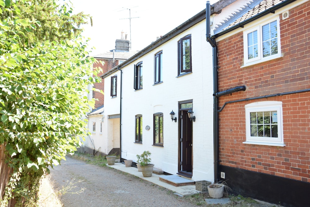 Pine Cottage - Woodbridge