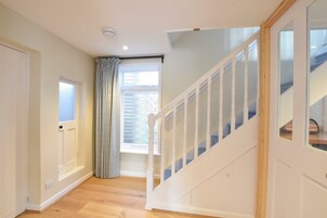 3 quartos, com decoração personalizada, com mobília individualizada 