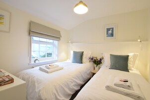 3 quartos, com decoração personalizada, com mobília individualizada 