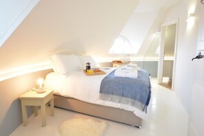 3 quartos, individualmente decorados, individualmente mobiliados