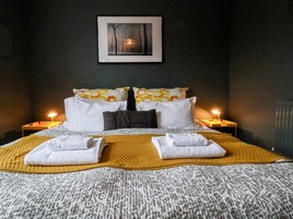 Casa de Campo | 4 quartos, com decoração personalizada, com mobília individualizada 