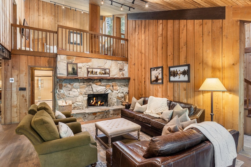 5 Bedroom, Mountain Views, Sounds Of Stream, Large Deck, Hot Tub, Classic Sundance Cabin - Sundance, UT