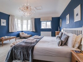 Casa de Campo | 5 quartos, com decoração personalizada, com mobília individualizada 