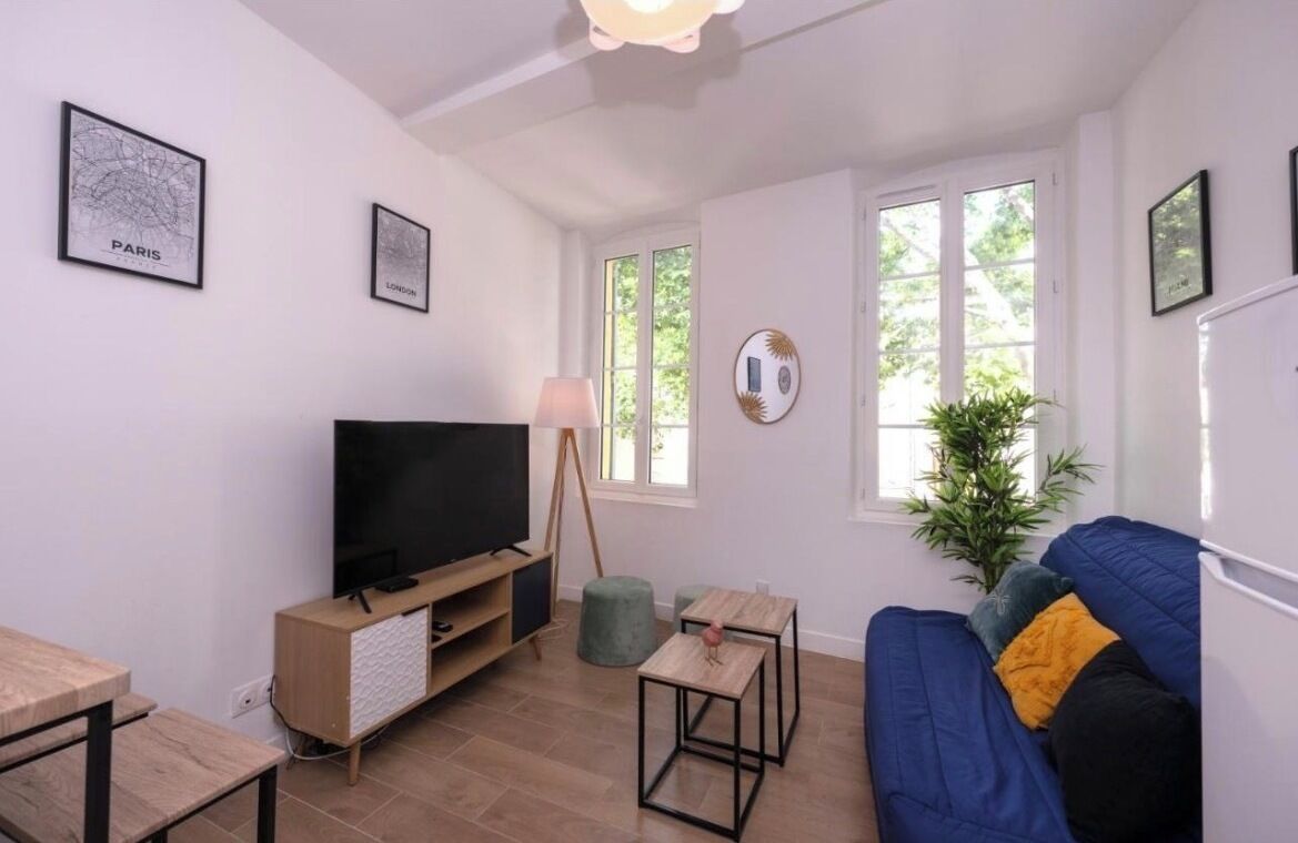 Le Nostradamus - Magnifique Appartement En Plein Centre Ville Avec Parking - Salon-de-Provence