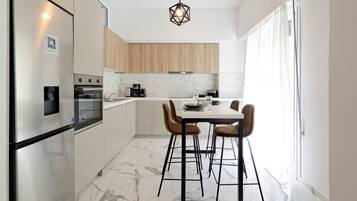 Apartamento de Luxo | 3 quartos, cofre com capacidade para portátil