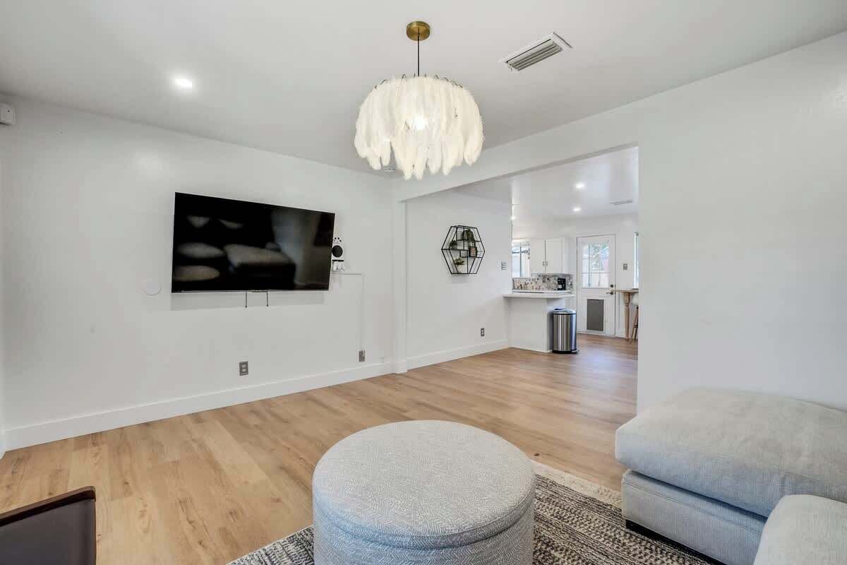 4br/2b Home With Pool And Fire Pit - Irving, TX