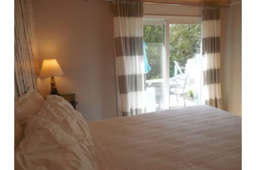 Summer Breeze Vacation Cottage - Sauble Beach