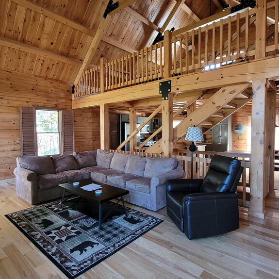 Authentic Log Cabin Getaway W/private Hot Tub - Berkeley Springs, WV