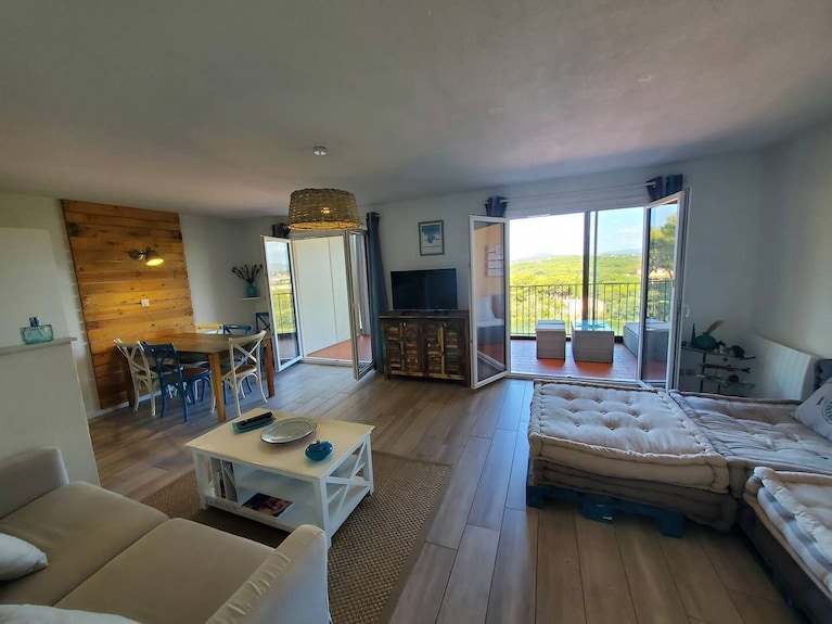 3 Bedrooms Appartement, Swimming Pool, See View - Var