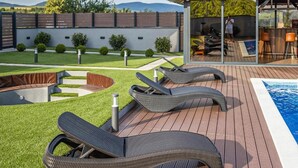 Vila (Four Bedroom Villa with Swimming Pool) | Piscina
