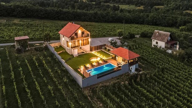 Vila (Four Bedroom Villa with Swimming Pool) | Vista aérea