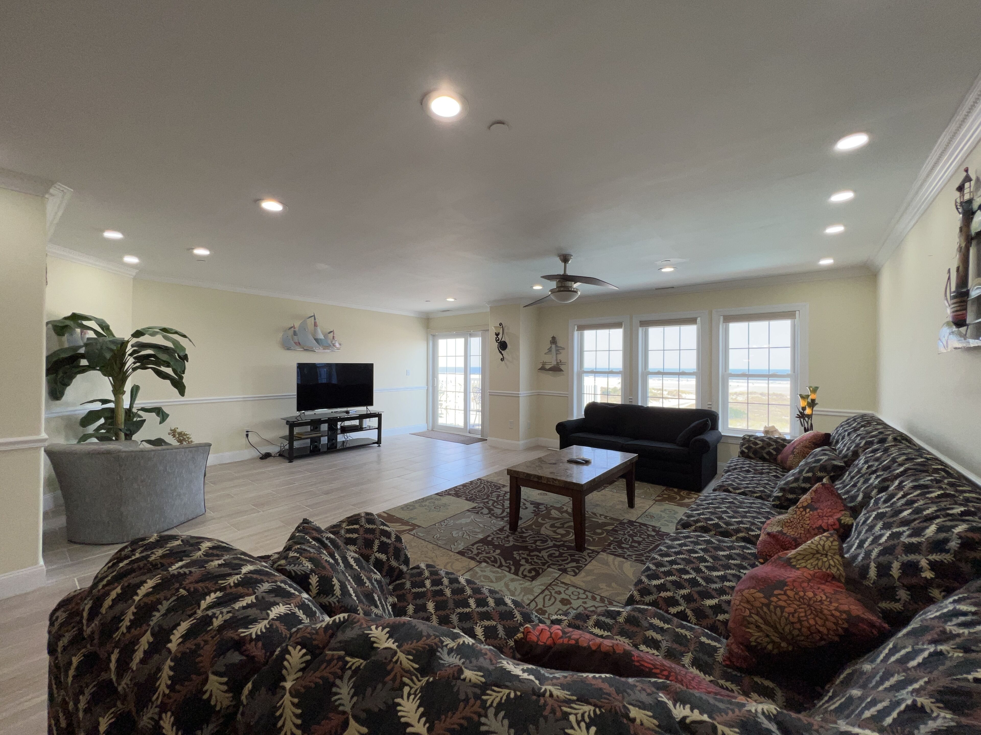 Beachfront Open Concept Corner Unit With Direct Ocean Views! - Wildwood Crest, NJ