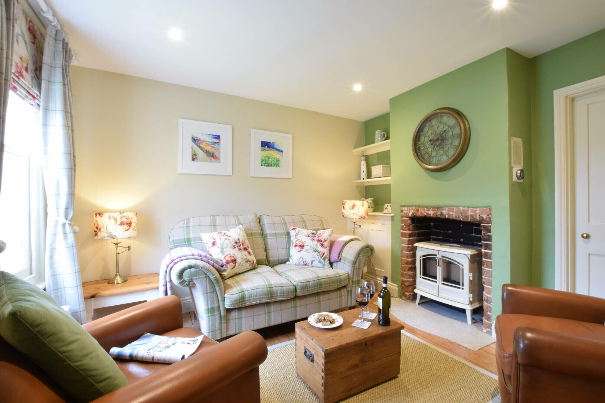 Parsley Cottage, Southwold, Pet Friendly, With Open Fire In Southwold - Southwold
