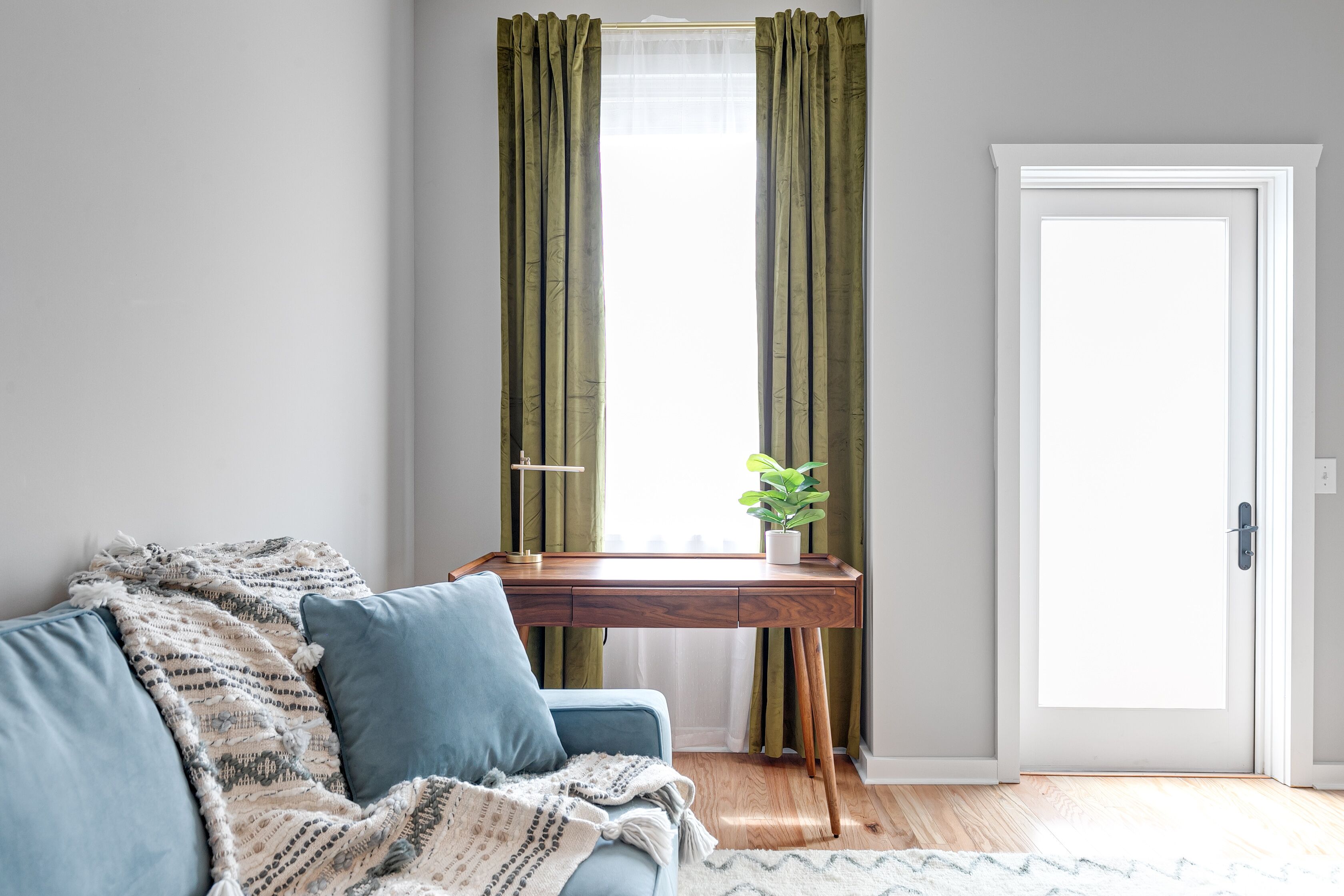 Luxe Decor & Private Balcony In Grandiose District - Richmond, VA