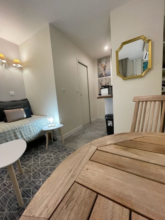 Le Marais, Rue Volta Studio With A/c - Paryż