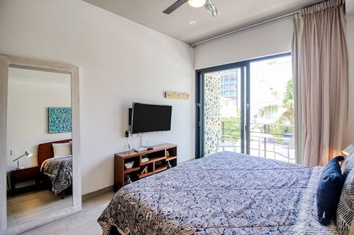 Quiet Unit 2 Blocks To The Beach - Playa del Carmen