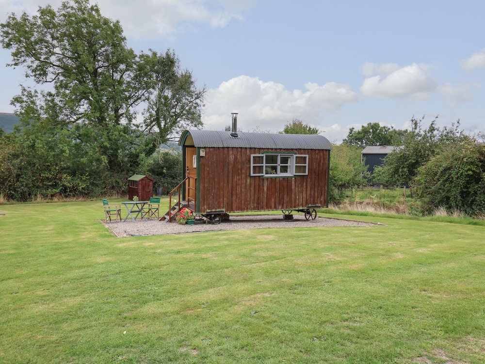 Brown Hare Shepherds Hut - Herefordshire