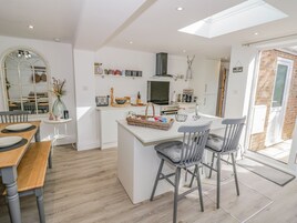 Casa de Campo | Cozinha privada | Um frigorífico, uma máquina de lavar louça, uma chaleira elétrica