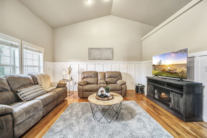 Stunning New 4 Bed 3 Bath Home, Spacious And Clean - Jerome, ID