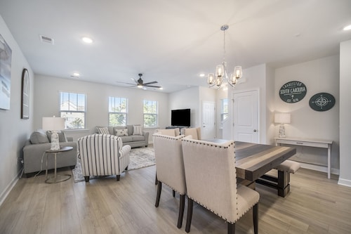 Comfy 3br/2.5ba New Townhome~access To Community Pool! - Charleston, SC
