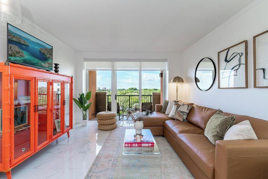 Coconut Grove Retreat, Bayviews, 1 Park Incl, Wkspace, Smart Tv, Pool/hottub" - Miami